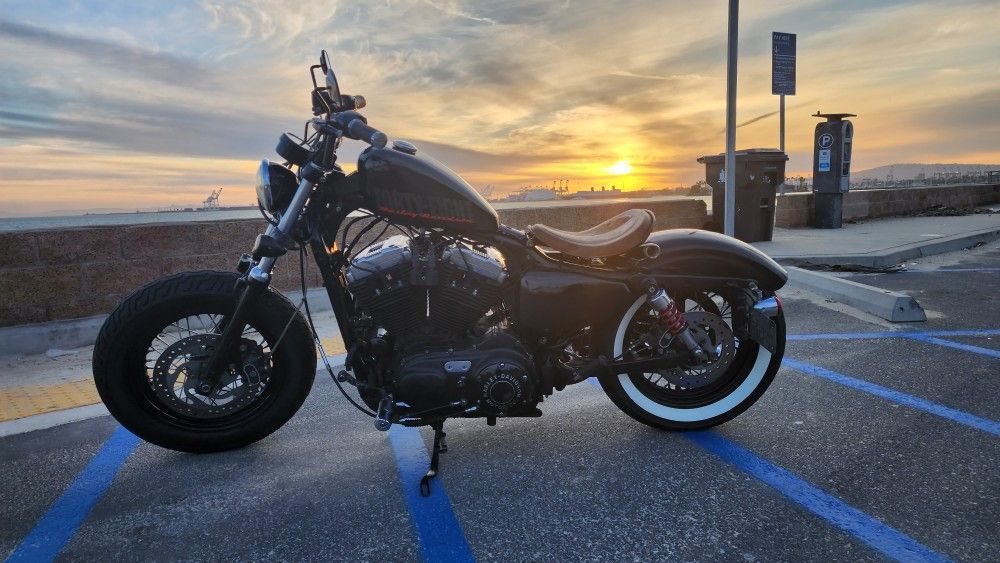 Harley 48 Custom Bobber