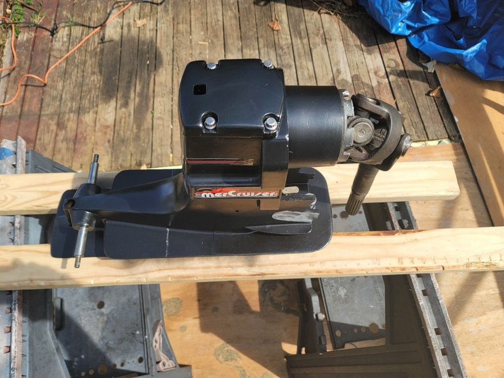 Mercruiser Alpha 1 Gen 2 Outdrive for Sale in Willingboro, NJ - OfferUp