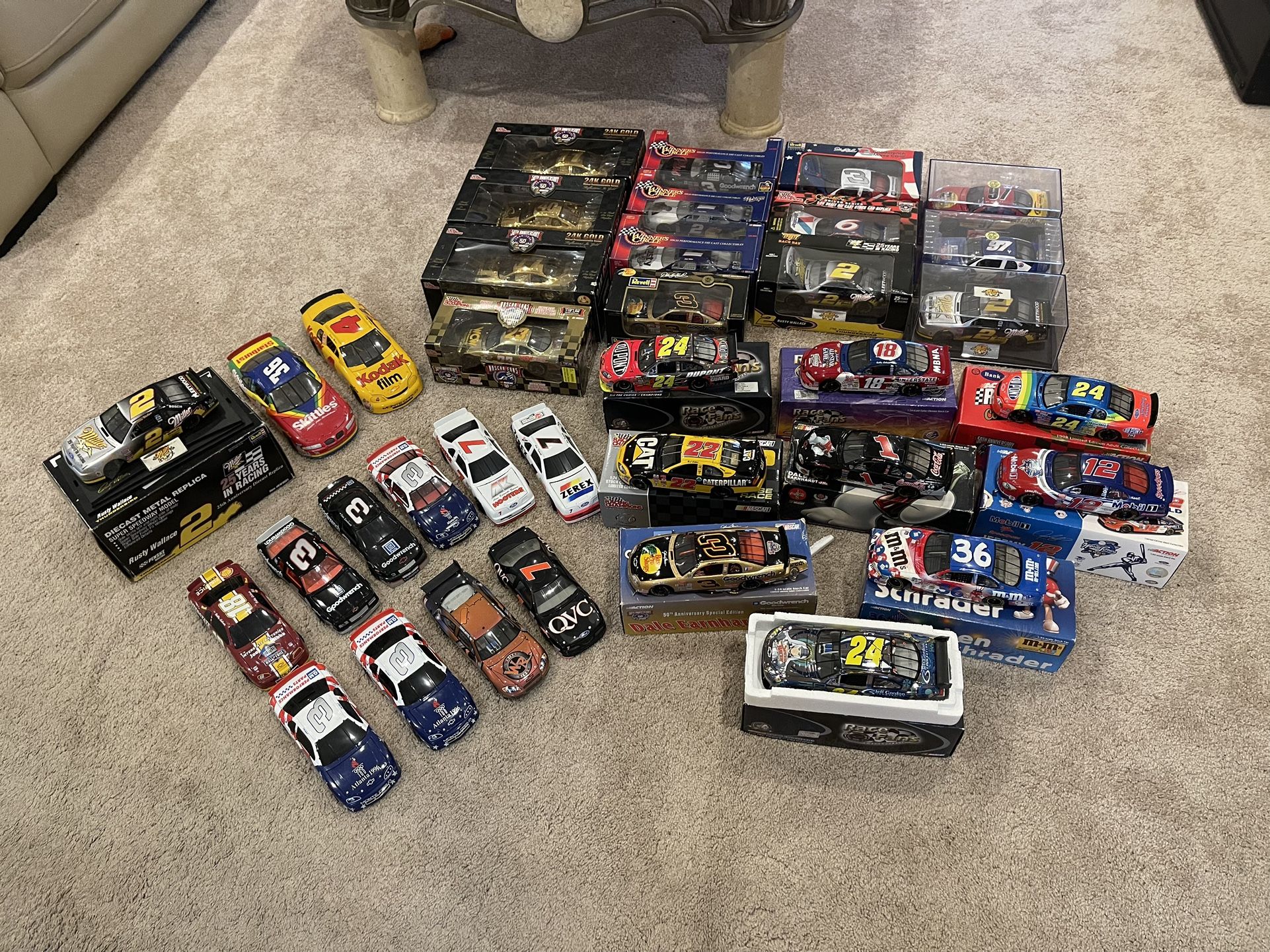 Buying Nascar Diecast Collections