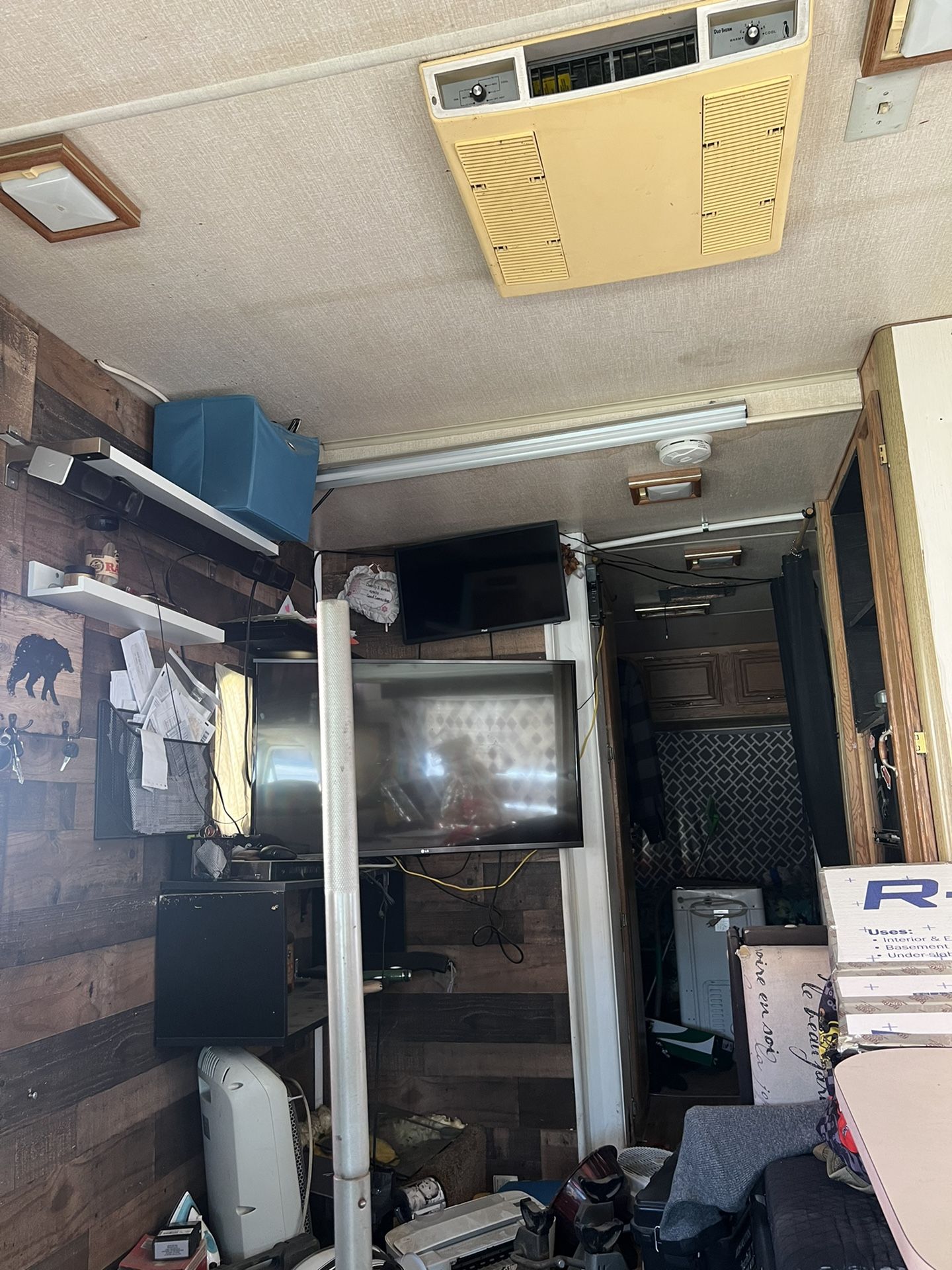 1989 Ford E350 Lindy for Sale in Lynwood, CA - OfferUp