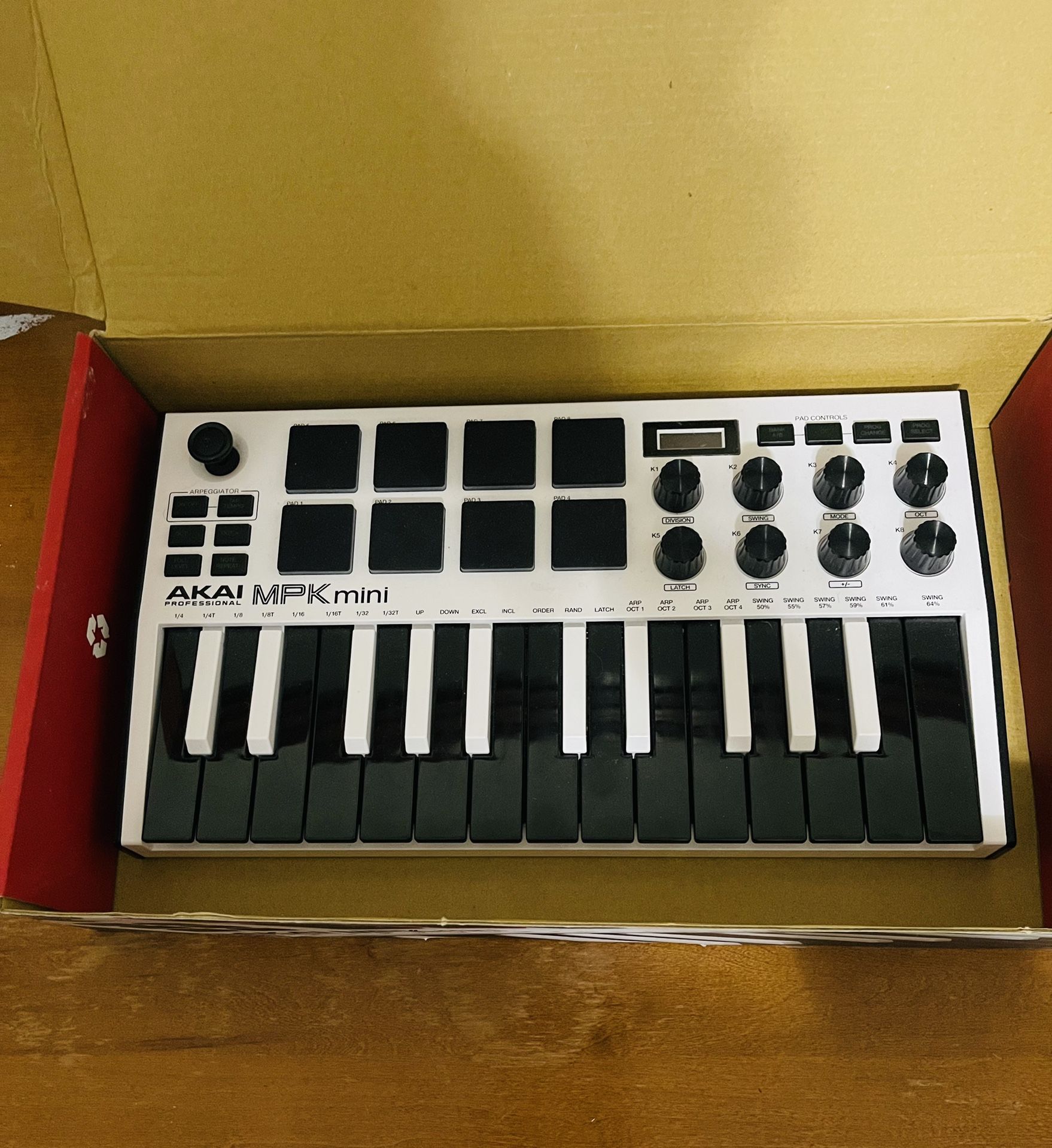 AKAI MPK MINI Special Edition White Compact Keyboard and Pad Controller ...