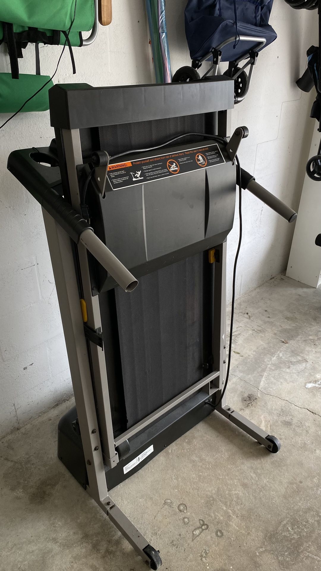 Pro Foam 400 Crosswalk Treadmill for Sale in Winter Haven, FL - OfferUp