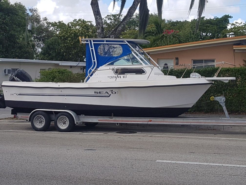 Sea ox 23 walk around for Sale in North Miami Beach, FL - OfferUp
