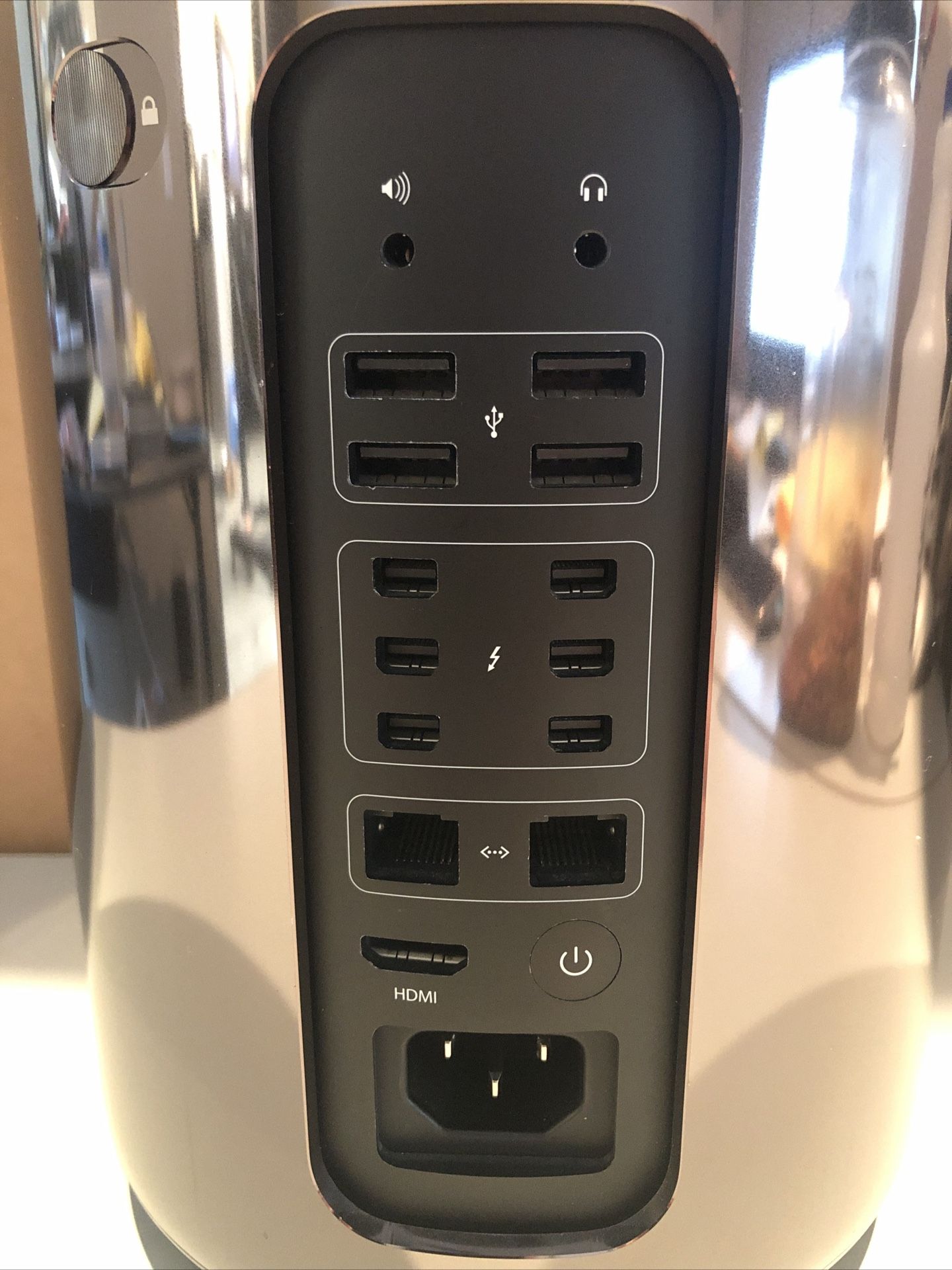 Mac pro Late 2013 Quad Core Xeon E5-1620v2 64 Gb Ram 512 SSD Dual Gpu D300 X 2 for Sale in ...