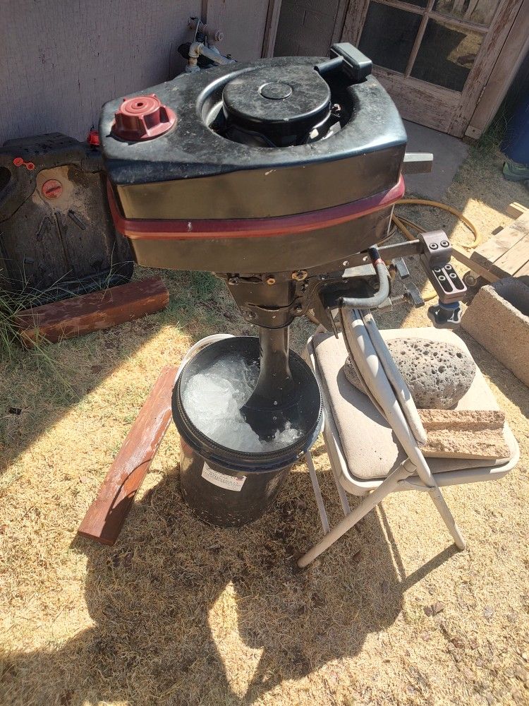 Selling Running Outboard Motor 3.5 for Sale in Phoenix, AZ - OfferUp