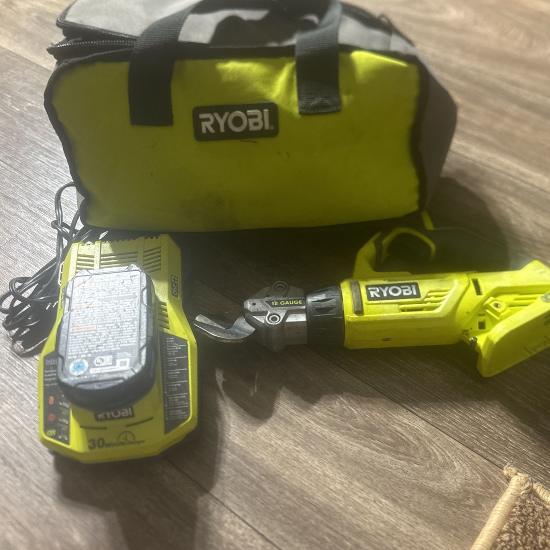 Ryobi Offset Shear for Sale in Tacoma, WA - OfferUp