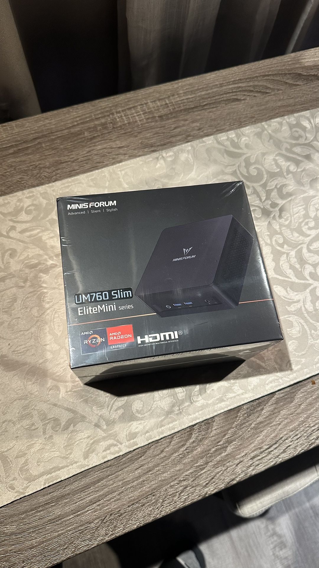 MINISFORUM UM760 Slim Mini PC, AMD Ryzen 5 7640HS Processor Mini ...