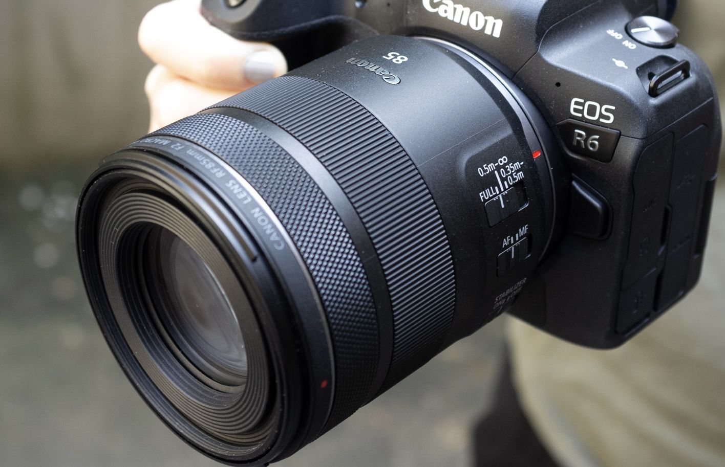 Canon RF 85mm F2 Macro is STM, Compact Medium-Telephoto Lens for Sale ...