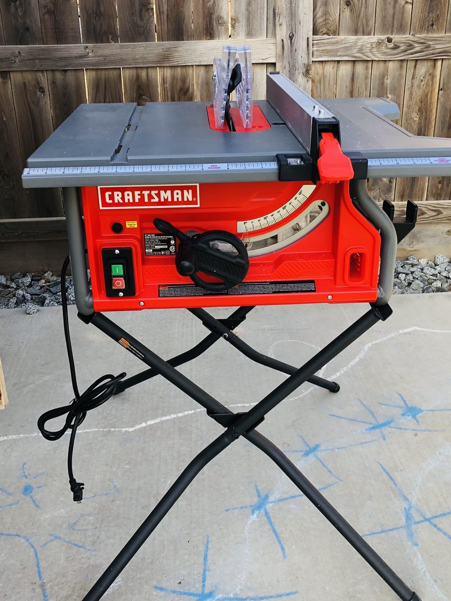 CRAFTSMAN 10-in Carbide-Tipped Blade 15-Amp Table Saw for Sale in Tulare, CA - OfferUp