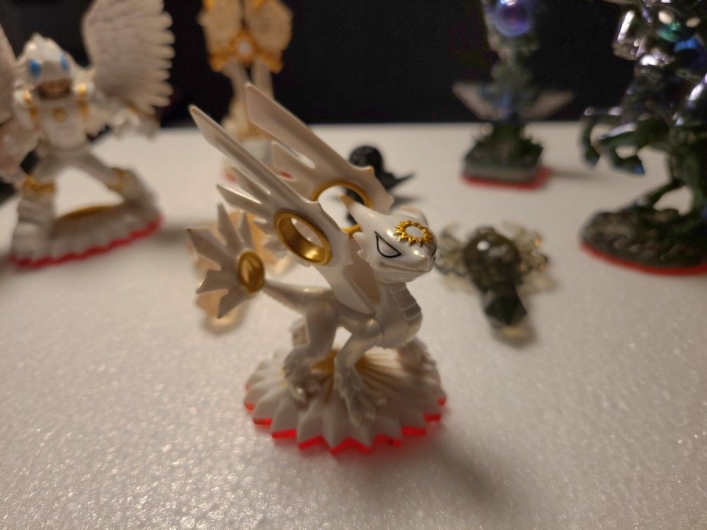 Skylanders Trap Team Light And Dark Adventure Packs