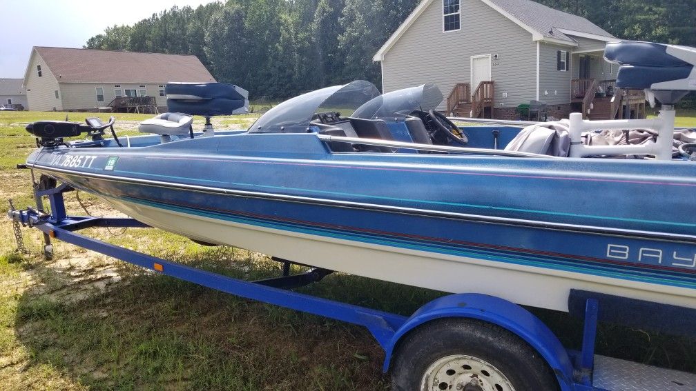 1990 Bayliner fish and ski boat for Sale in ROANOKE RAPID, NC - OfferUp