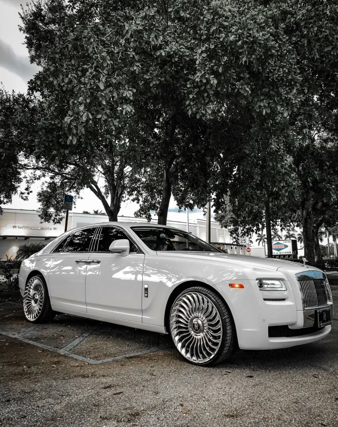 24 inch custom forged Rolls Royce Ghost/Dawn/Wraith/Cullinan wheels ...