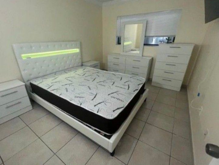 Bedroom Set Juego De Cuarto for Sale in Miami, FL - OfferUp