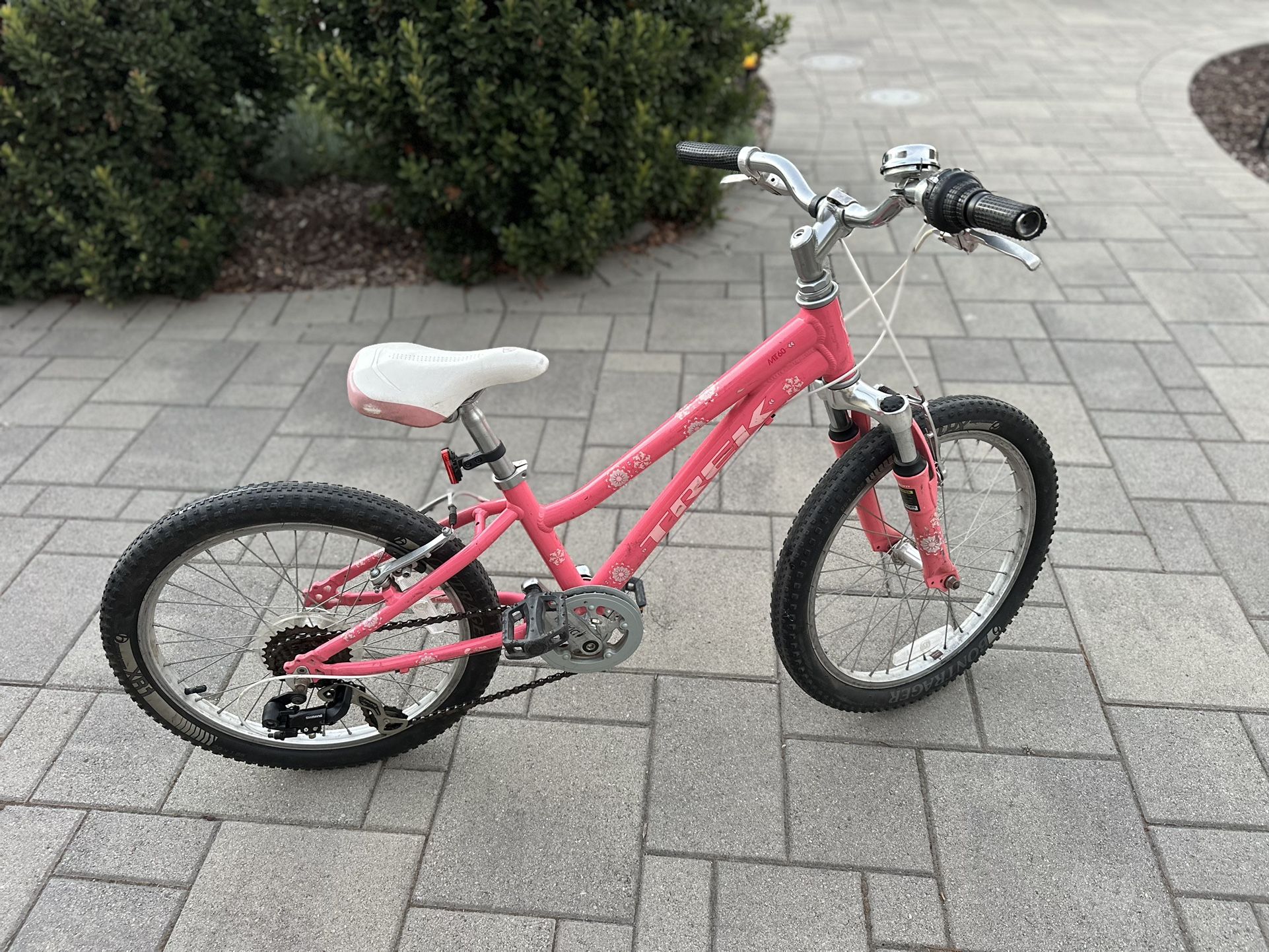 Trek MT 60 Girls Mountain Bike With 20 Inch Wheels for Sale in La Mesa ...