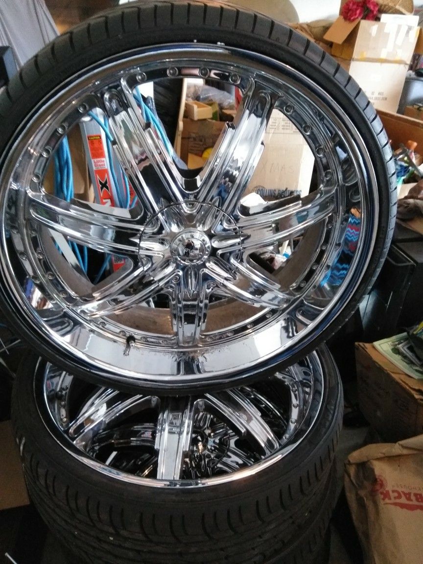 24 inch rims 5 lug universal for Sale in Naperville, IL - OfferUp