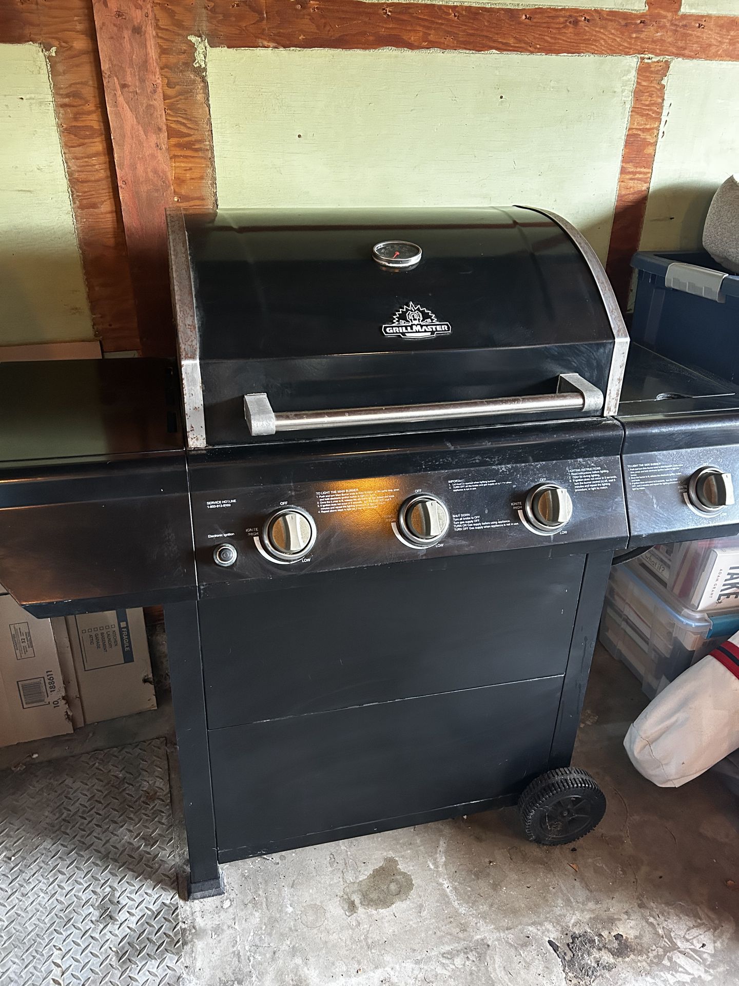 Grill Master Gas BBQ includes propane for Sale in La Mesa, CA - OfferUp