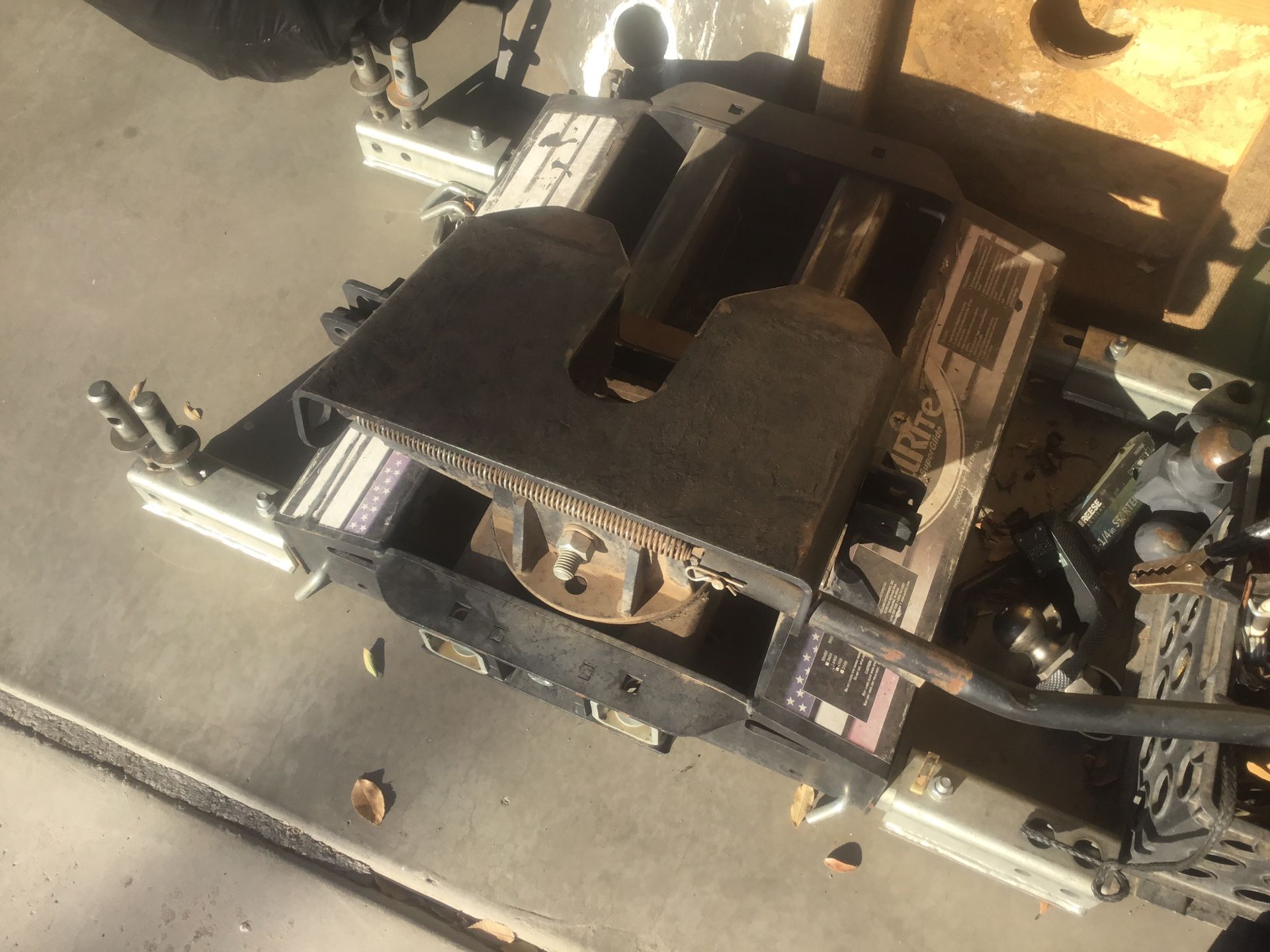 Pullrite Super glide 5th Wheel Hitch Model #4400 for Sale in Sun City ...