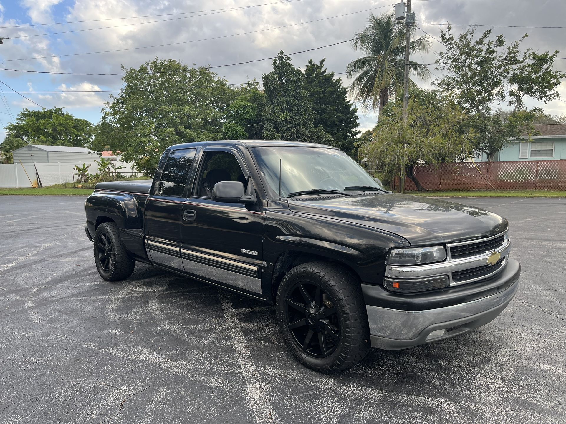 2001 Chevy Silverado (STEP-SIDE) for Sale in Fort Lauderdale, FL - OfferUp