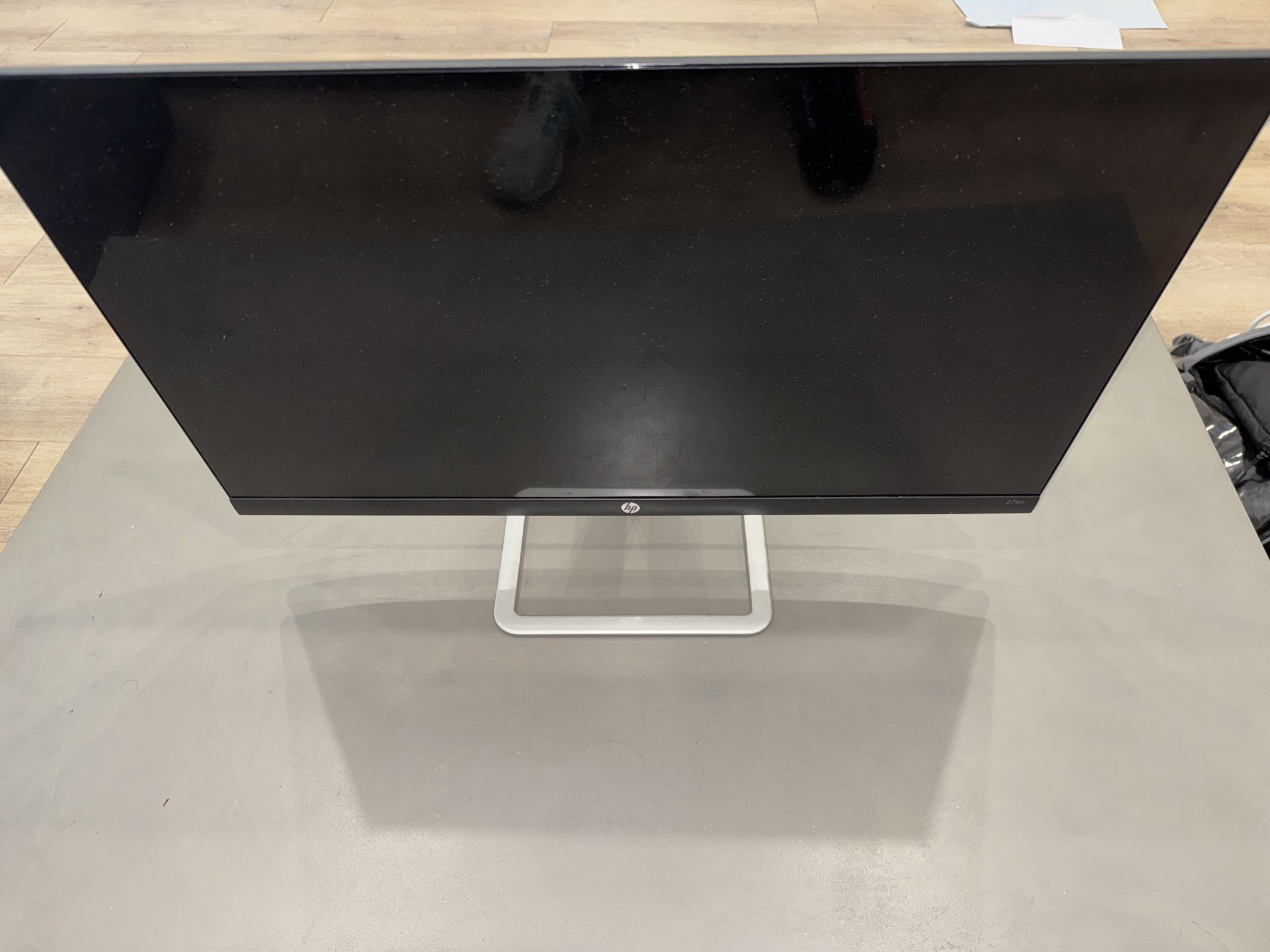 HP 27” 27ec 1080p Monitor IPS LED FHD for Sale in Los Angeles, CA - OfferUp