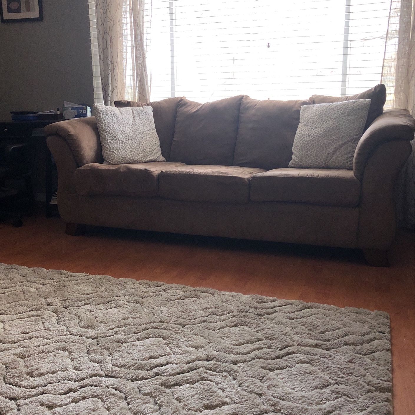 Brown 80” Couch for Sale in Carpentersvle, IL - OfferUp
