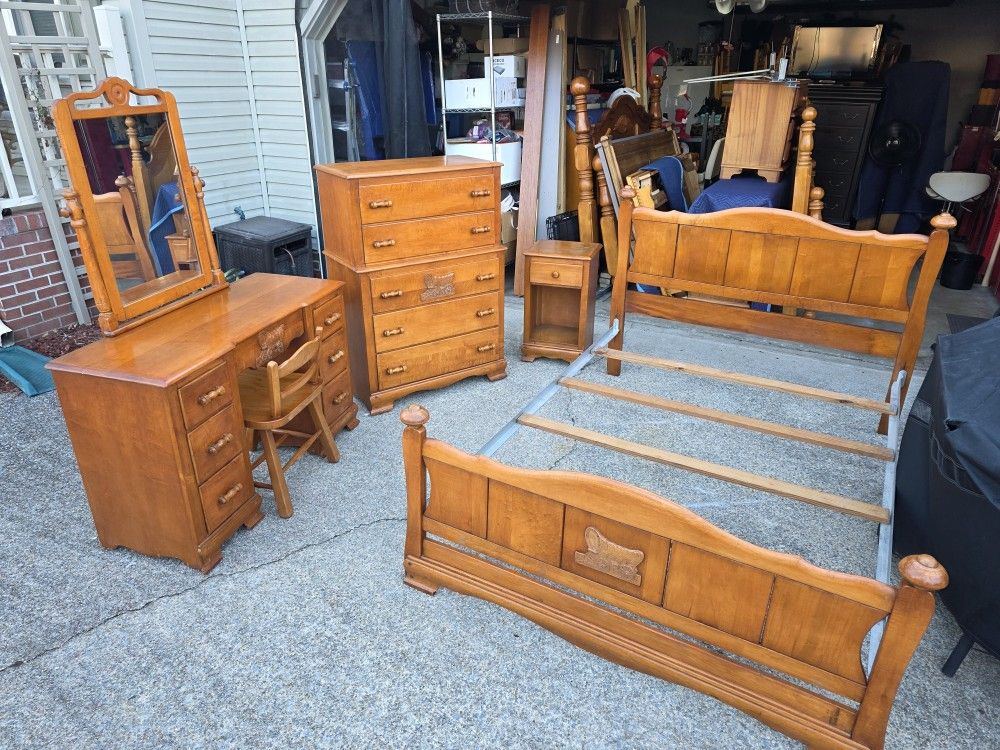 Virginia House Furniture Covered Wagon Bedroom Set for Sale in Virginia ...