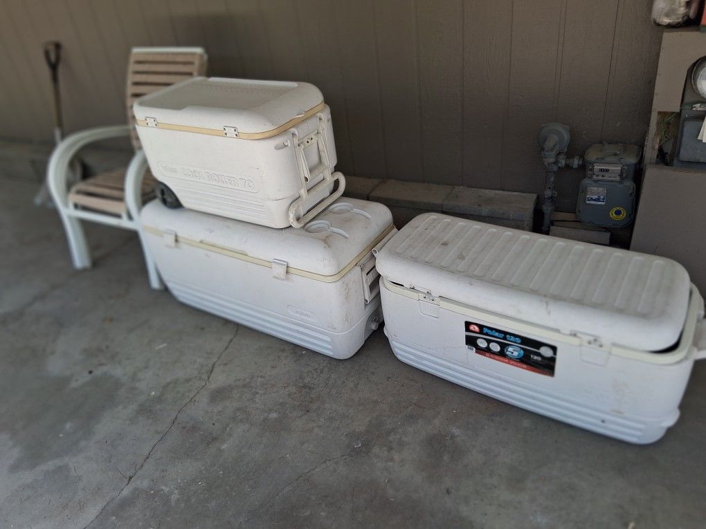 Igloo Coolers for Sale in Lancaster, CA - OfferUp