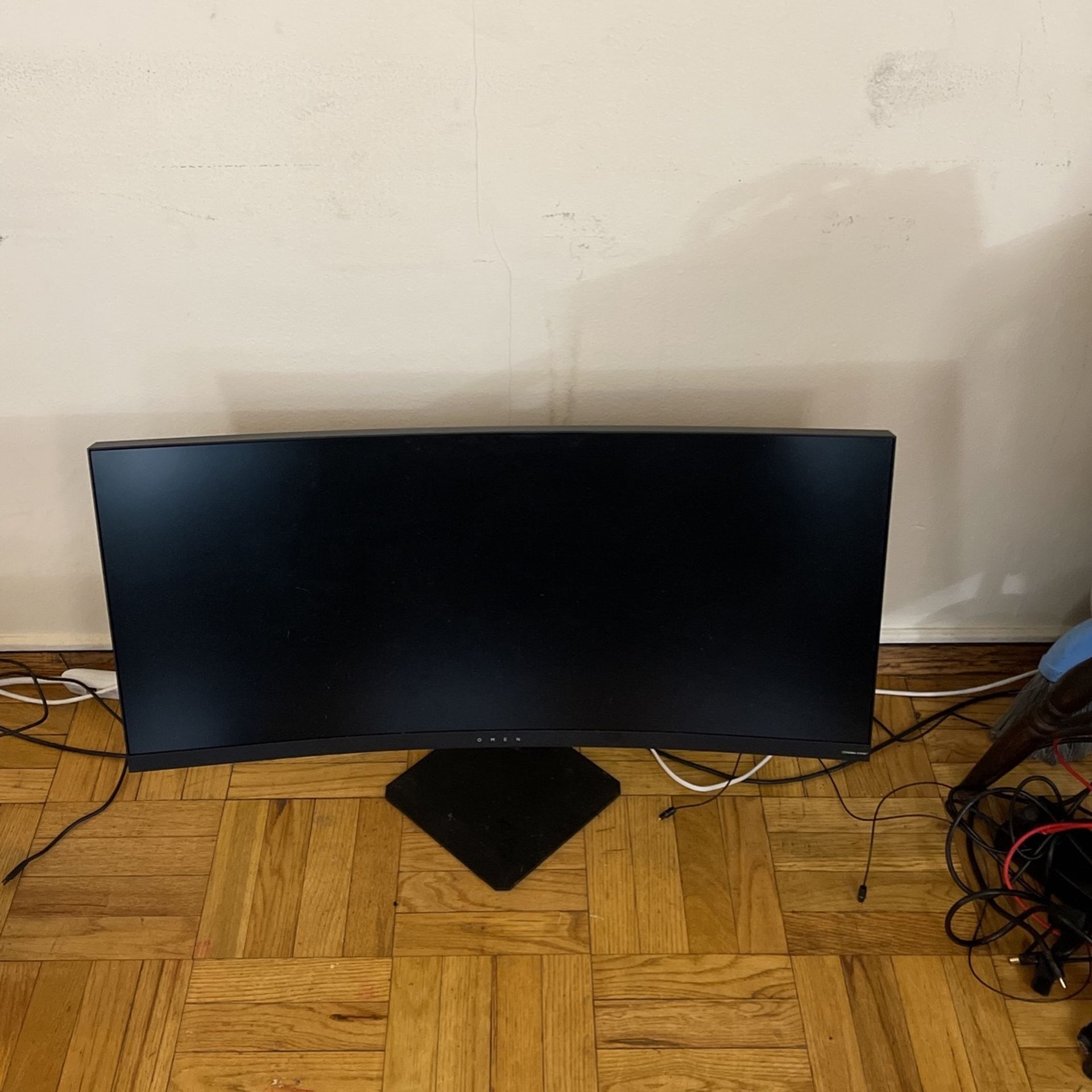 HP Omen X 35in Ultrawide Monitor 100hz W/ G-Sync for Sale in Brooklyn ...
