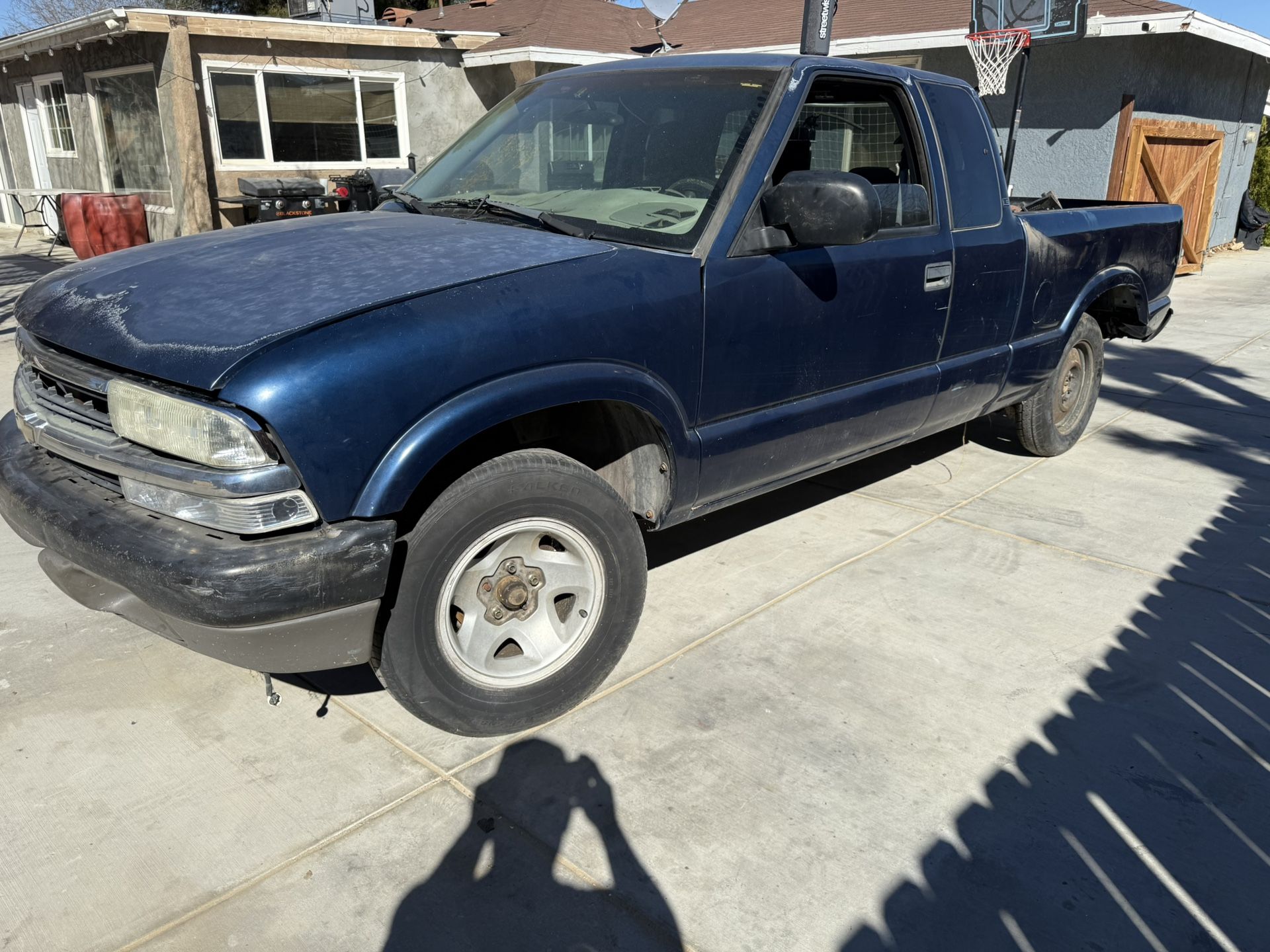 2000 Chevrolet S-10 for Sale in Palmdale, CA - OfferUp