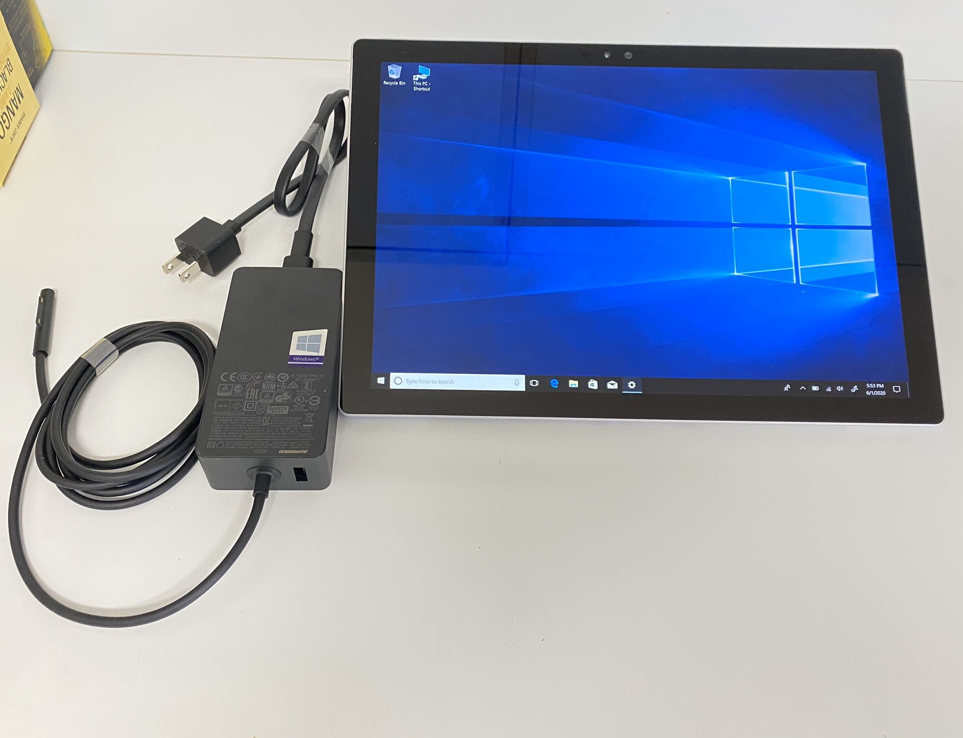 Microsoft Surface Pro 5 12.3" Intel Core i5, 4GB RAM, 128GB Windows 10 ...