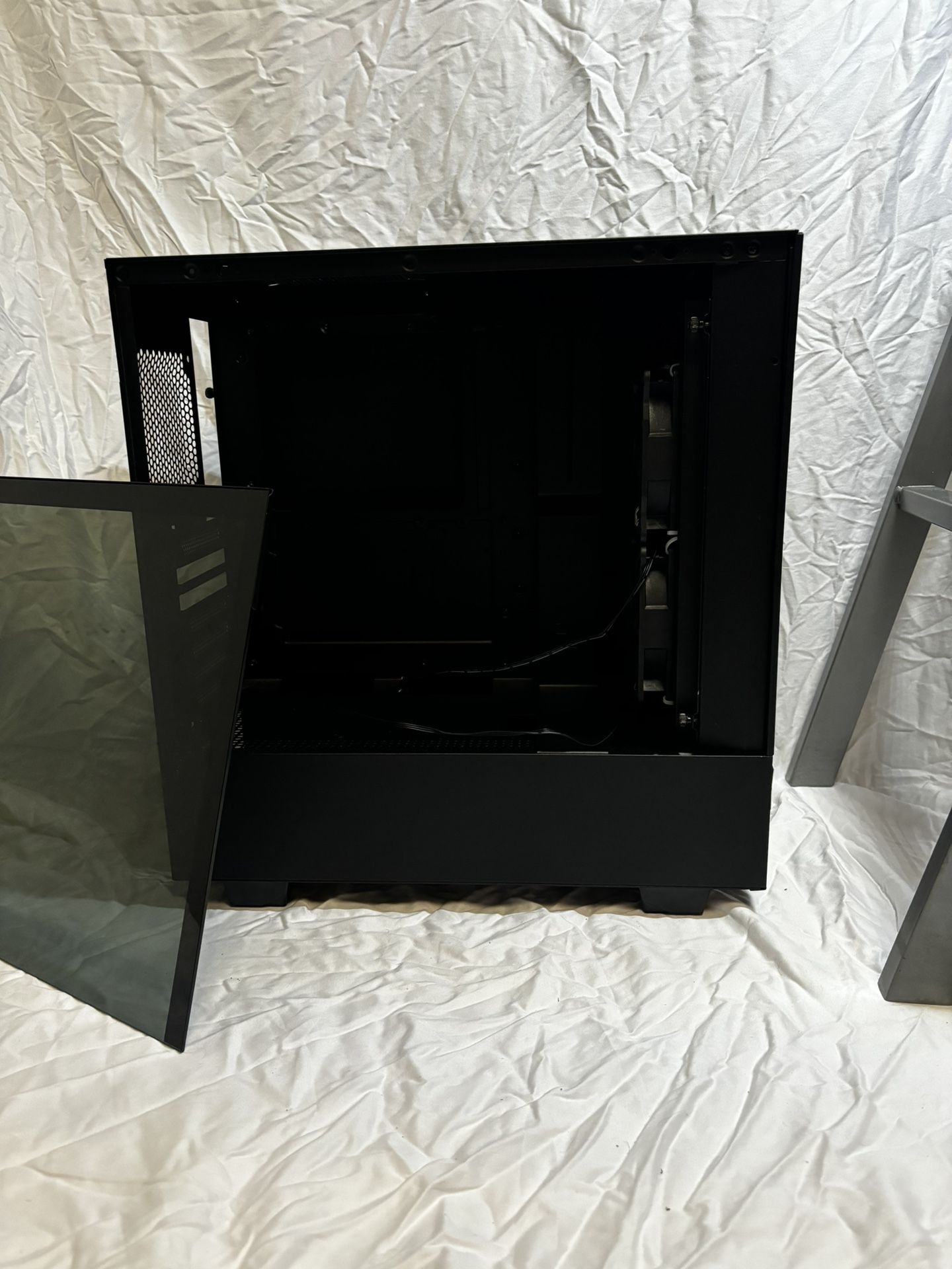 Nzxt H7 Flow for Sale in Temple Terr, FL - OfferUp