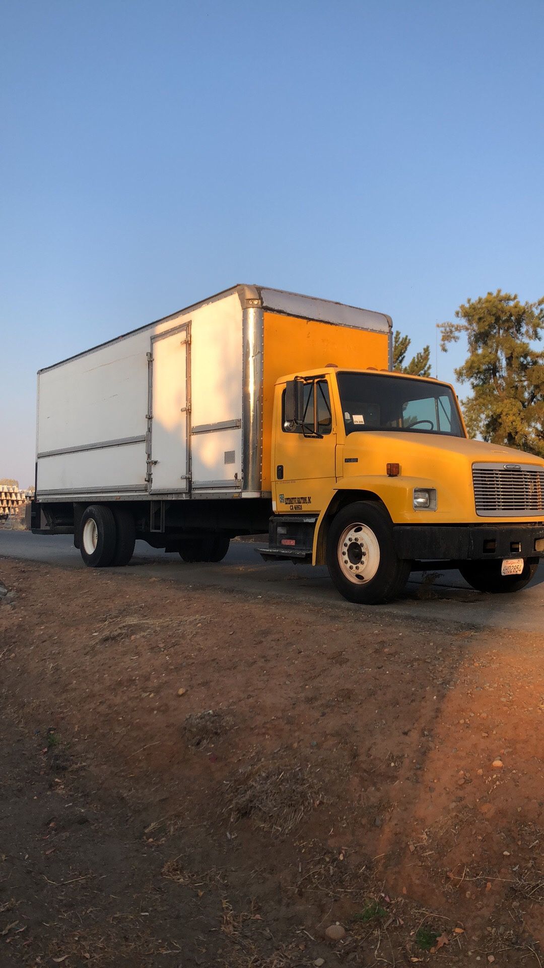 1999 Freightliner FL60 24’ Box Truck for Sale in Sacramento, CA - OfferUp
