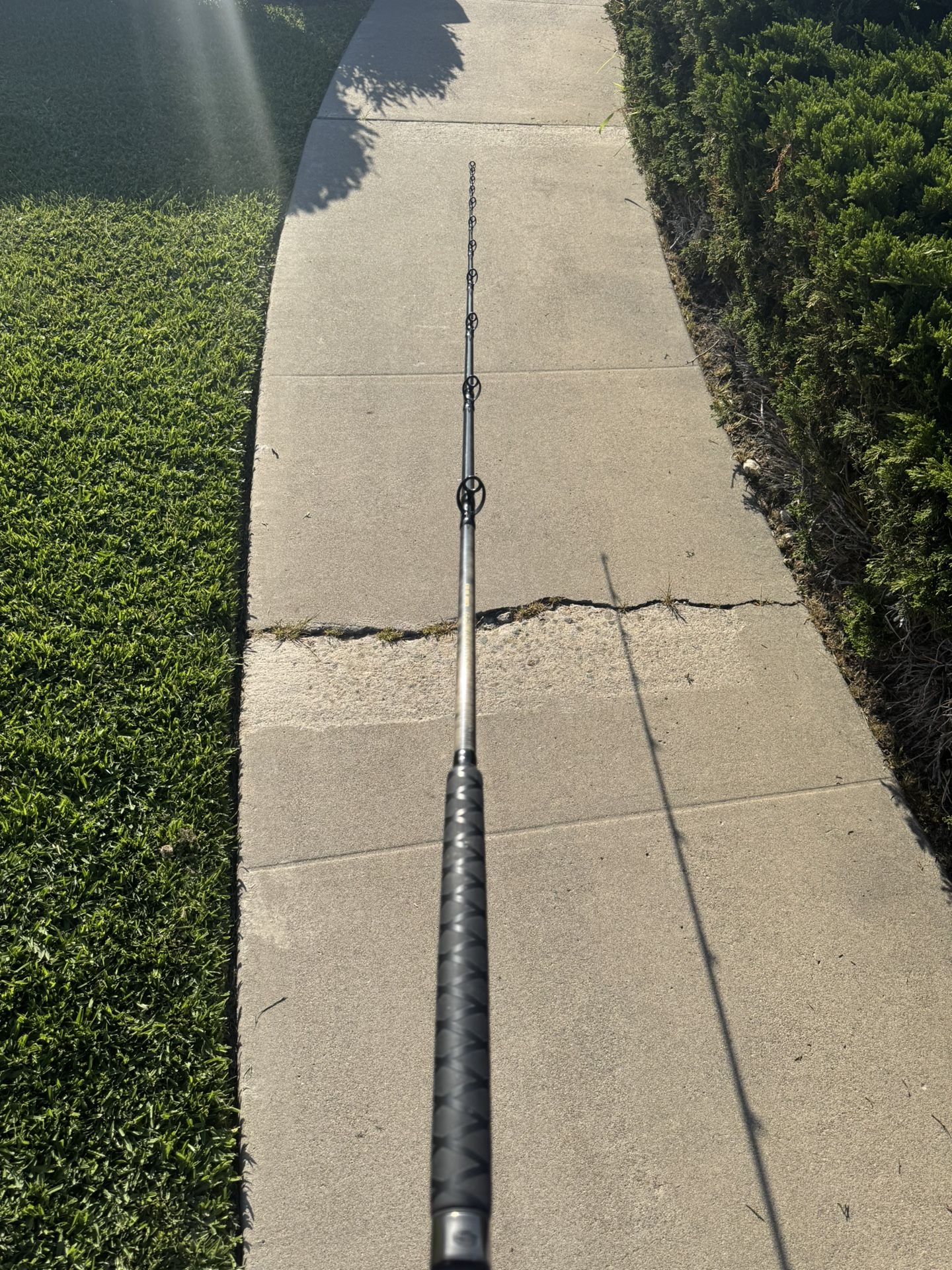 GRAFTECH GJS90M JIG STICK 30-50lb for Sale in Westminster, CA - OfferUp