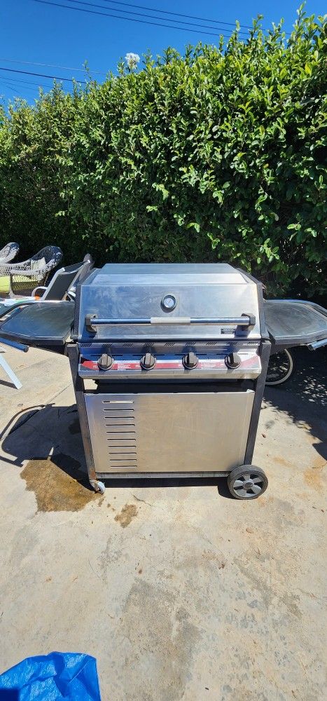 Free Captn Cook BBQ Grill for Sale in San Dimas, CA - OfferUp
