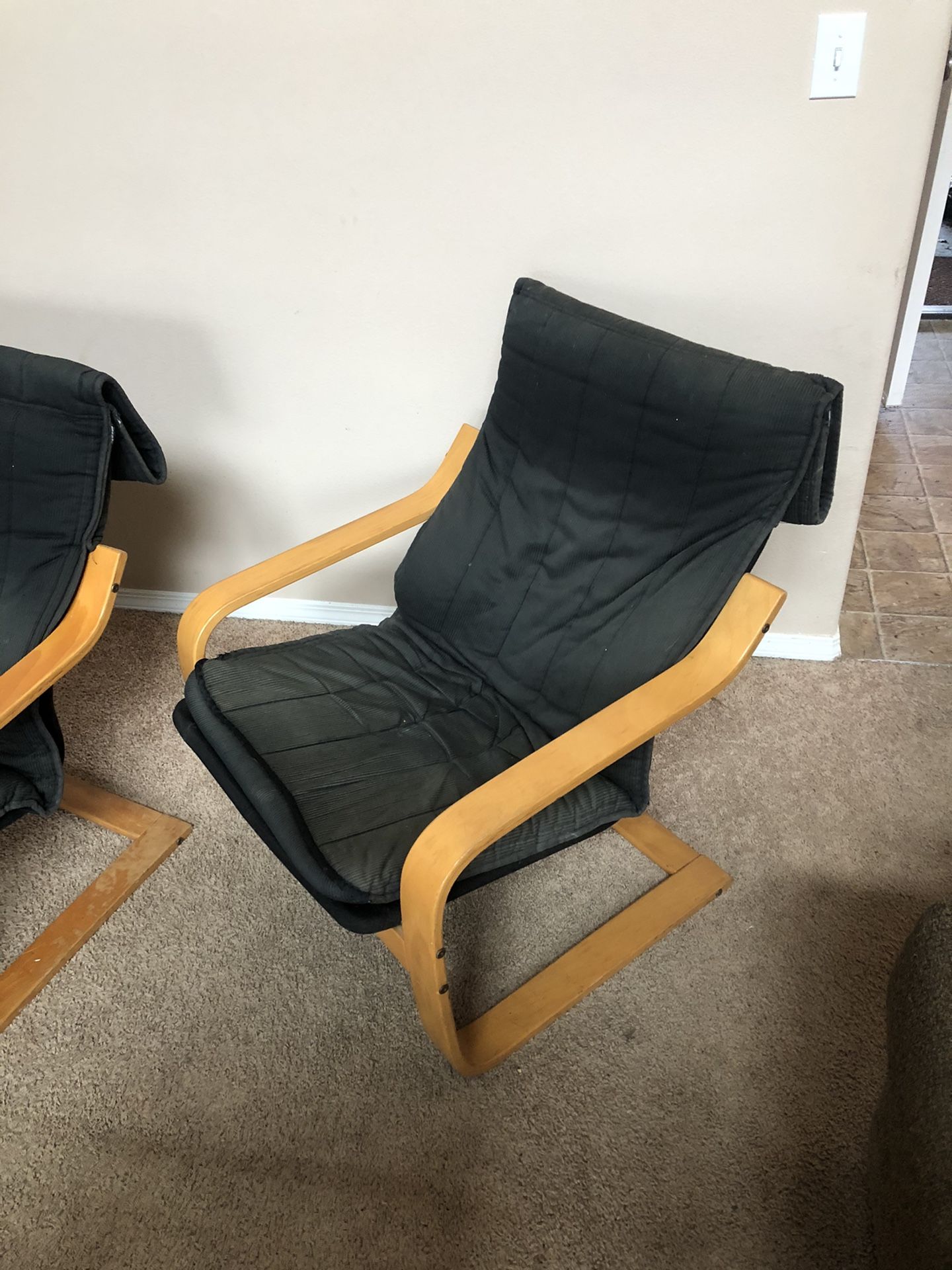 2 IKEA Poang Chairs and 2 ottomans for Sale in Stanwood, WA - OfferUp
