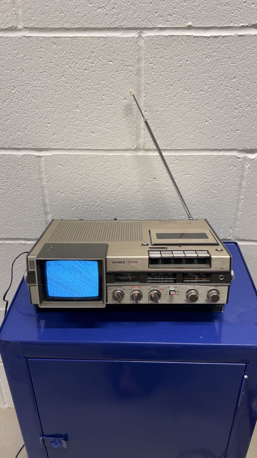 Sony FX-412 UMP CRT TV FM/AM Receiver Cassette player WORKING! for Sale ...