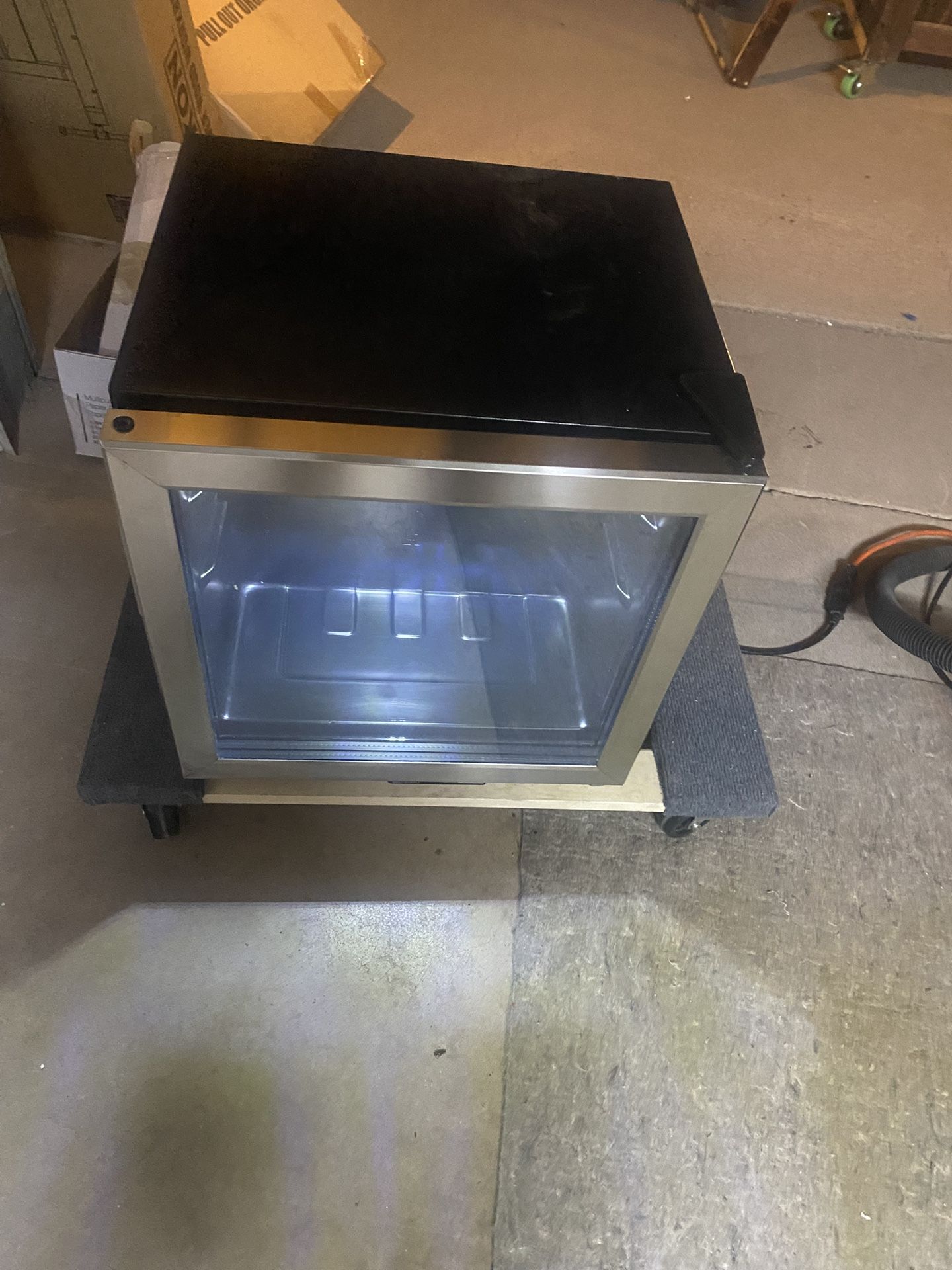 Beverage mini Fridge for Sale in Phoenix, AZ - OfferUp