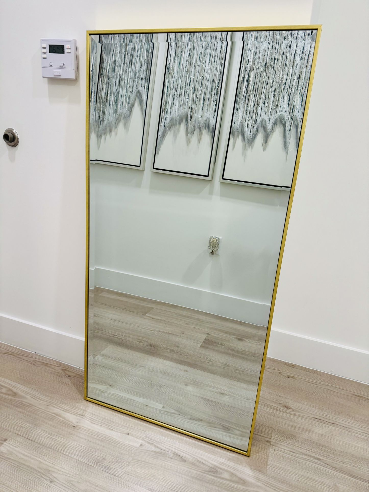 Modern Rectangular Wall Mirror – Medium Size for Sale in Delray Beach, FL - OfferUp
