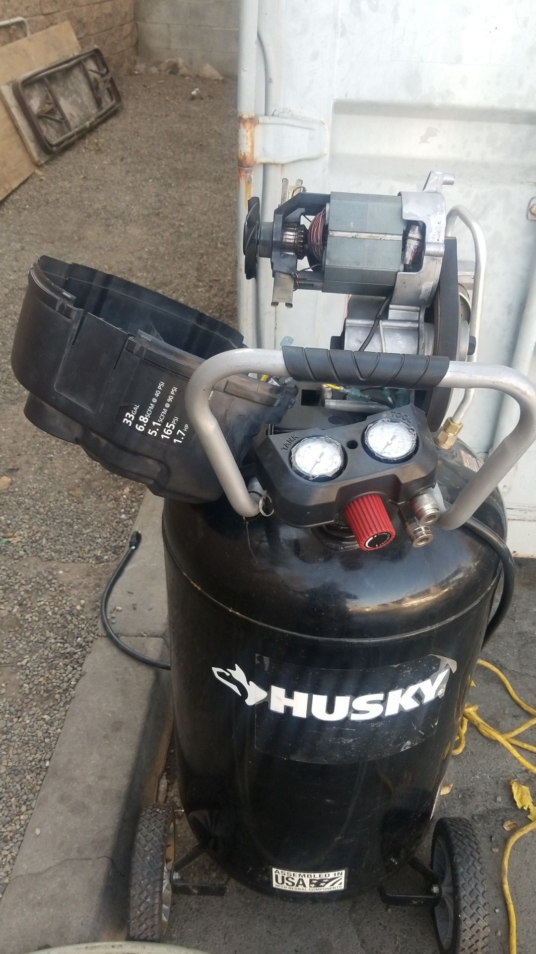 Air compressor husky 33 gallon for Sale in Sacramento, CA - OfferUp