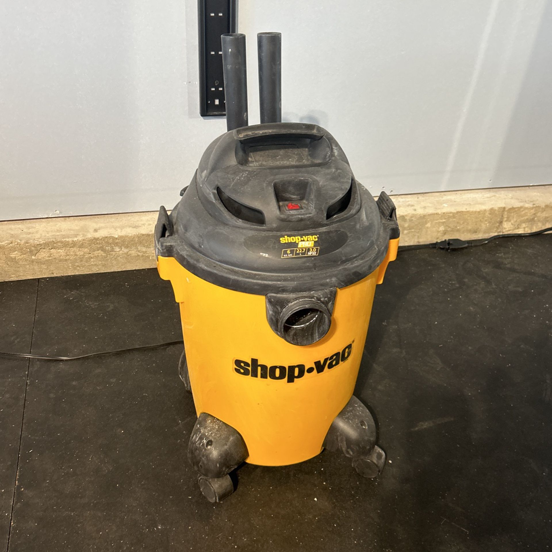 Shop vac 6 Gal for Sale in Glendale Heights, IL - OfferUp