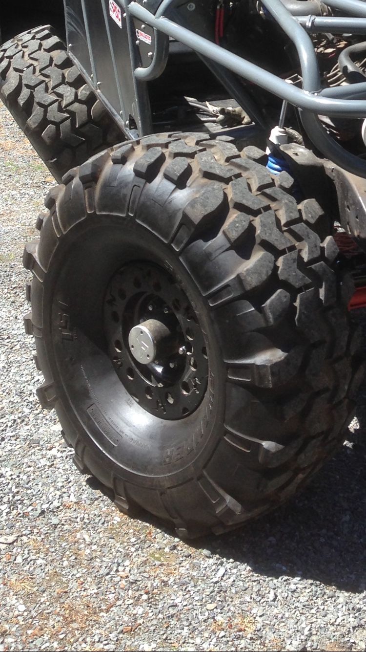 Set Of (4) 44X18.5x16.5 TSL Super Swampers With Hummer H1 12 Bolt ...