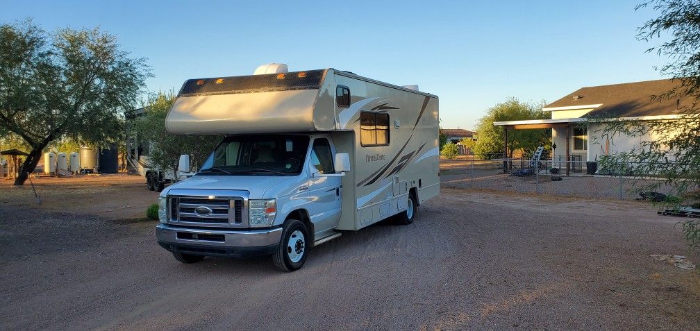 2015 Winnebago minnie winnie 25ft Class C motorhome RV 180k miles for ...