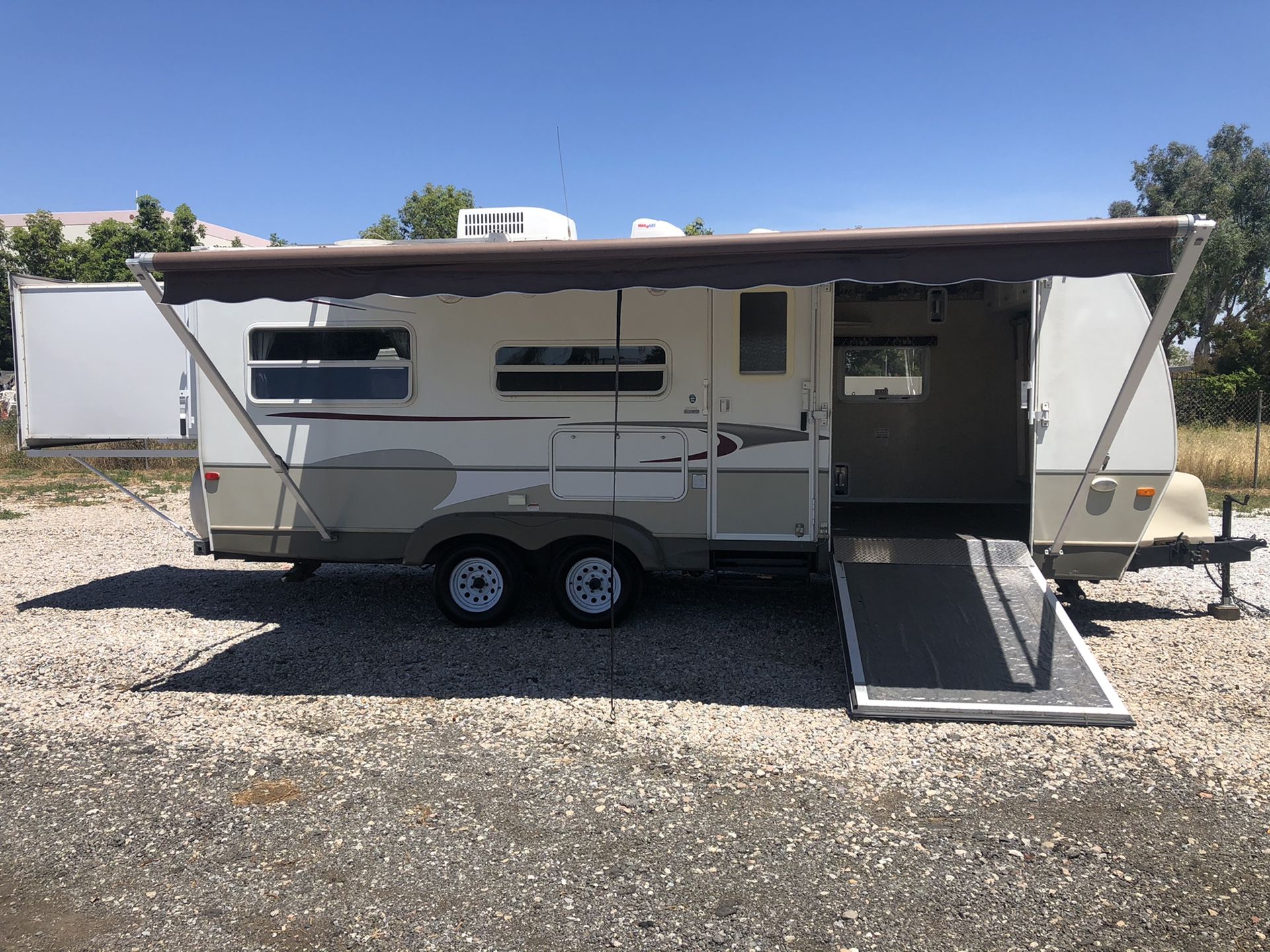 2008 outback kargoroo by keystone 24 ft for Sale in Chino, CA - OfferUp