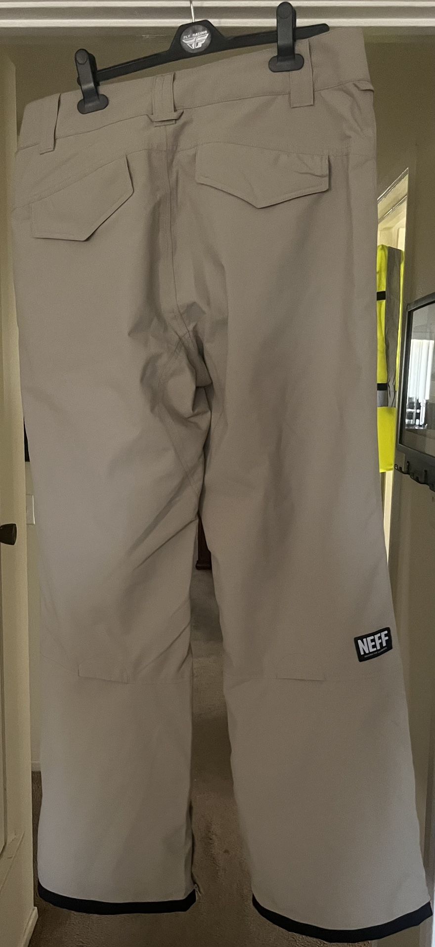 Neff Gnargo Cargo Snowboard Ski Pants Size L 10 K Waterproof for Sale ...