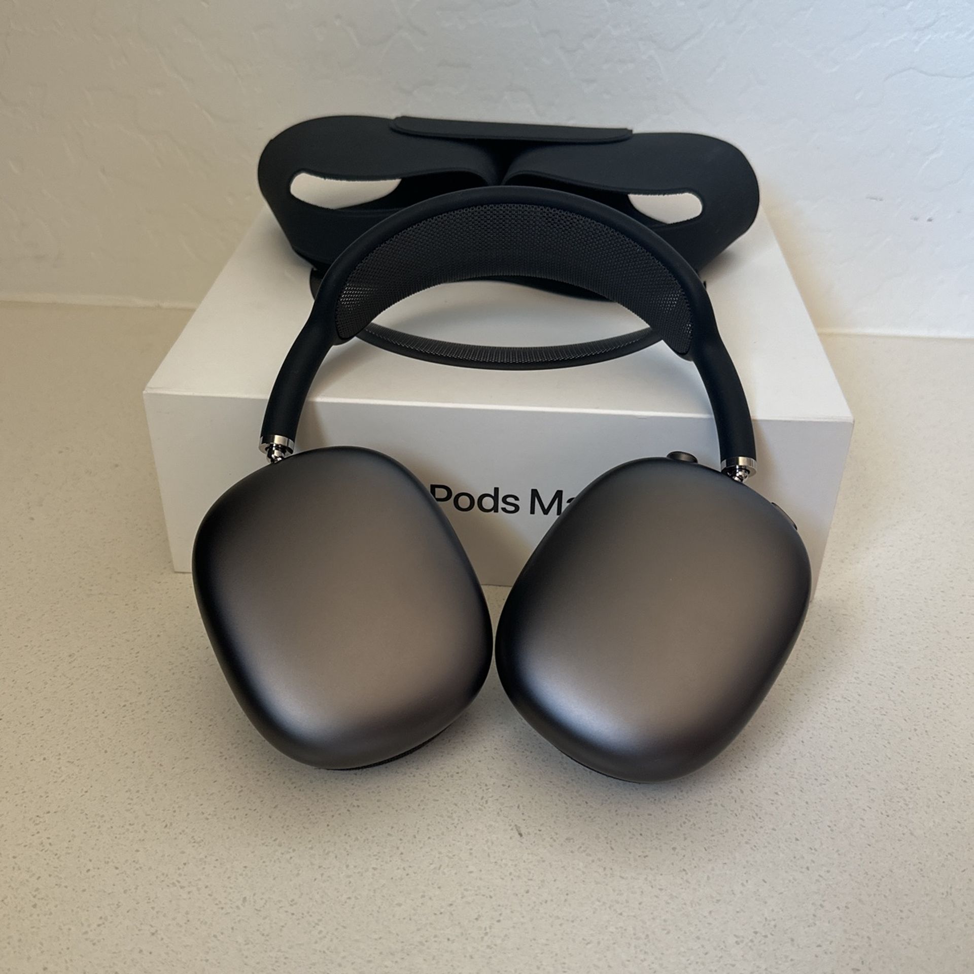 Apple AirPod Max for Sale in Gilbert, AZ - OfferUp