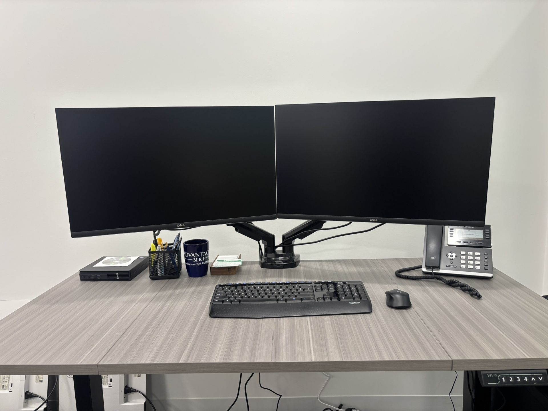 Dell 27 inch Monitors With Arm for Sale in Lakewood, CA - OfferUp
