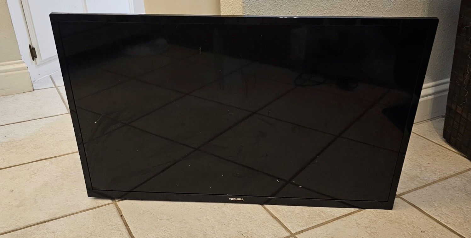FREE 32 Inch Toshiba TV for Sale in Bakersfield, CA - OfferUp