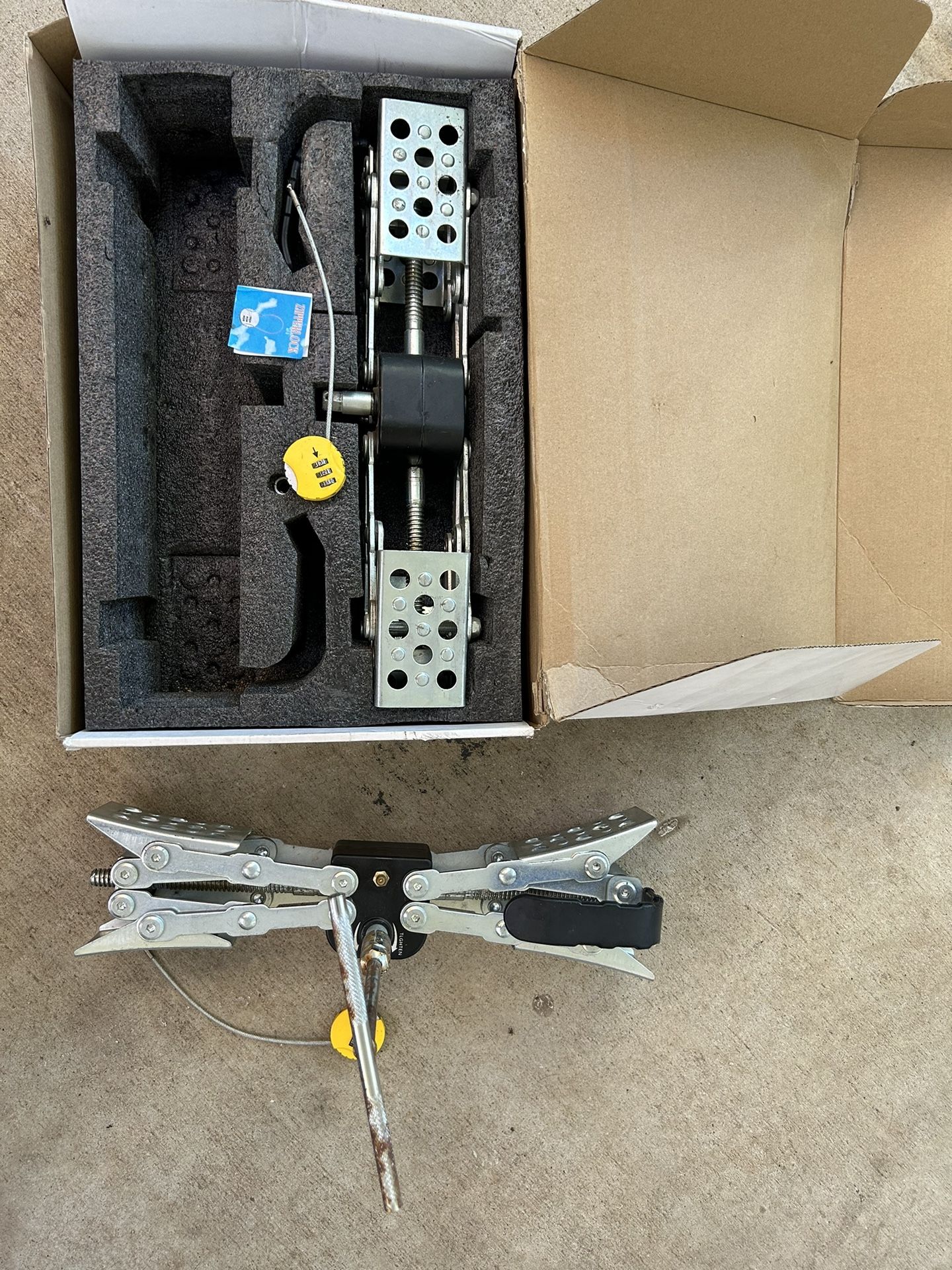 Set Of Scissors Wheel Chock Stabilizers for Sale in Santee, CA - OfferUp