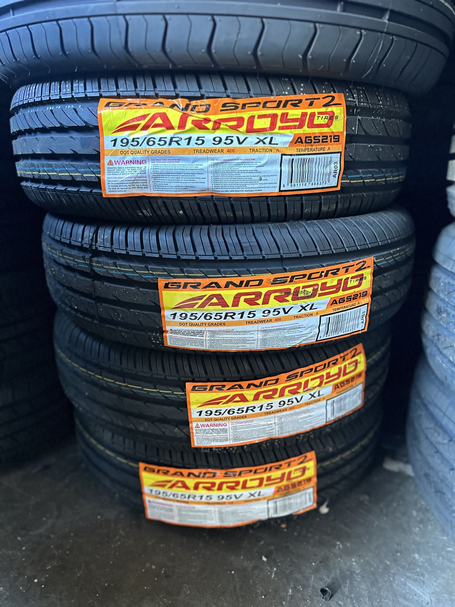 Set 195/65/15 Arroyo Brand New Tires 50K Warranty Montadas Y Balanciadas Gratis for Sale in ...