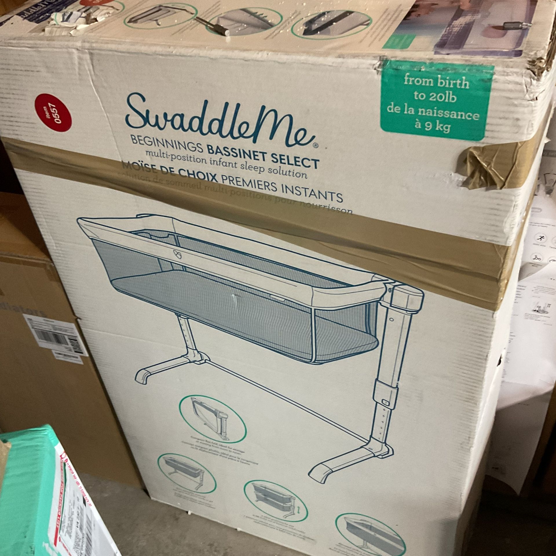 BABY BASSINET - BRAND NEW IN BOX for Sale in Waukegan, IL - OfferUp