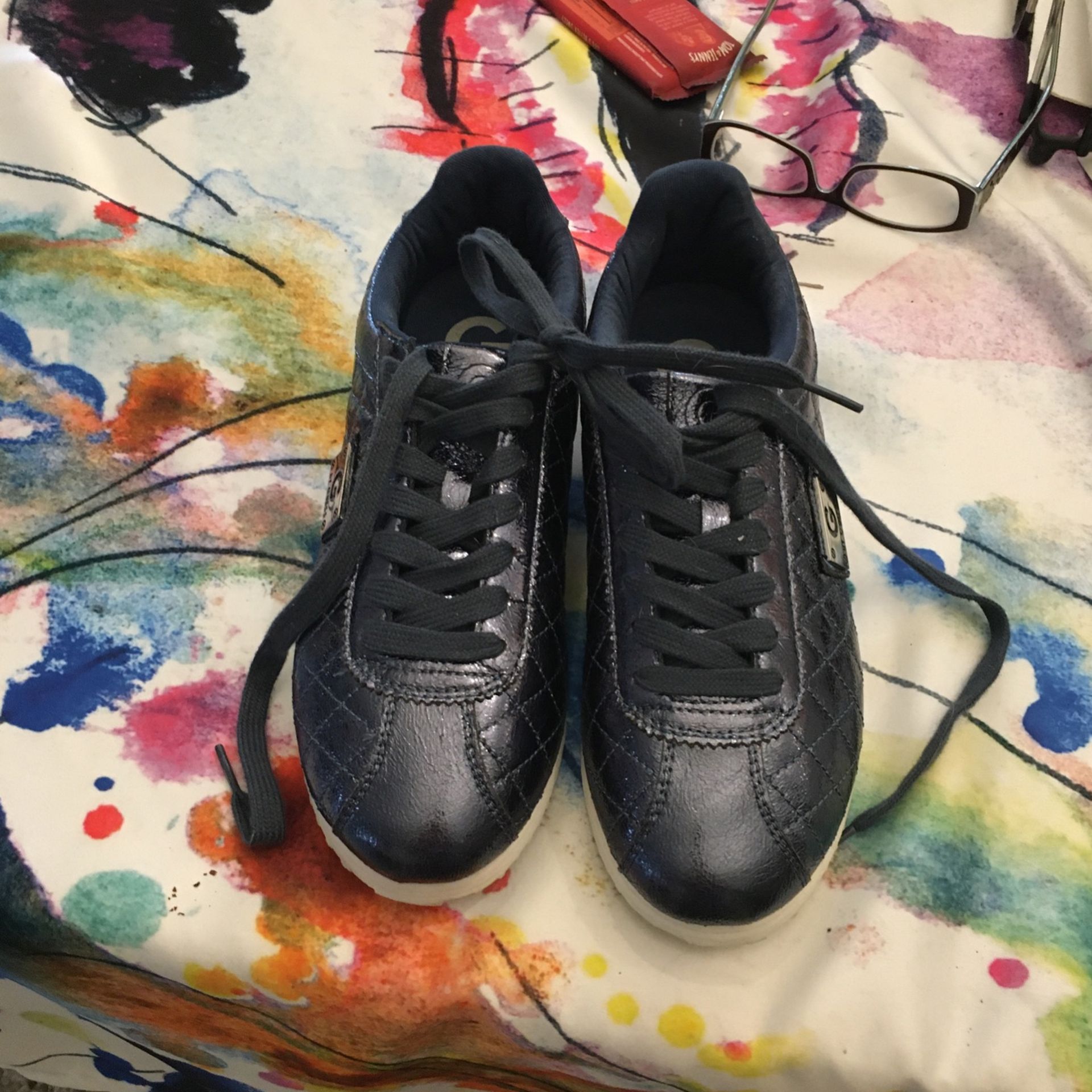 NEW GUESS SNEAKERS FOR WOMEN for Sale in Pompano Beach, FL - OfferUp